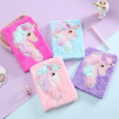 Cina Scuola femminile Unicorn Plush Notebook Lovely Fluffy Unicorn Design 4 colori personalizzati in vendita