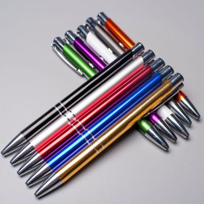 Cina Logo personalizzato Prodotti per ufficio e scuola di plastica Colorato penna a sfera metallica in vendita
