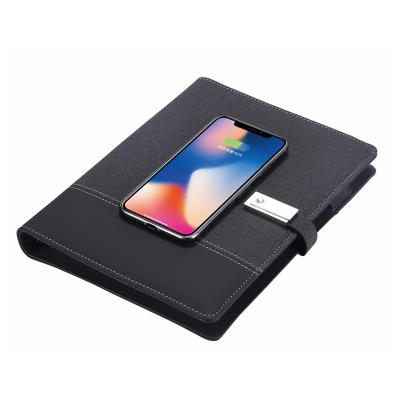Cina 8000mah Personal Travel Wireless Charging Power Bank con copertura in pelle imitazione in vendita
