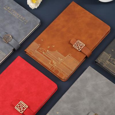 Cina Dimensioni personalizzate A5 Quaderni giornalieri a copertina rigida con penna e set regalo Dimensioni personalizzate in vendita
