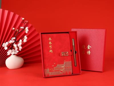 Cina Dimensioni personalizzate A5 Quaderni giornalieri a copertina rigida con penna e set regalo Dimensioni personalizzate in vendita