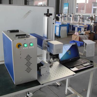中国 BCX 30Watt 7000mm/S金属のためのデスクトップ レーザーの彫版機械 販売のため