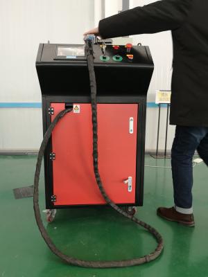 Cina Macchina di pulizia del laser 200W di raffreddamento ad acqua di industria per rimozione della ruggine in vendita