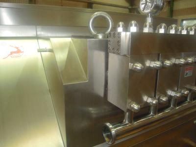 Cina Omogeneizzatore ad alta pressione 8000L/H della bevanda dell'alimento di acciaio inossidabile in vendita