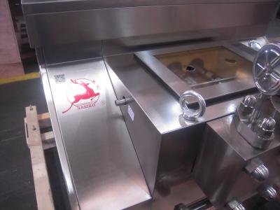 China La vertical multifuncional potente del homogeneizador 24Mpa de la lechería colocó en venta