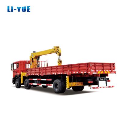 Cina 7 - 20 tonnellate Telescopic Boom Truck Monted Truck Crane Max. Altezza di sollevamento di 20,7 m in vendita