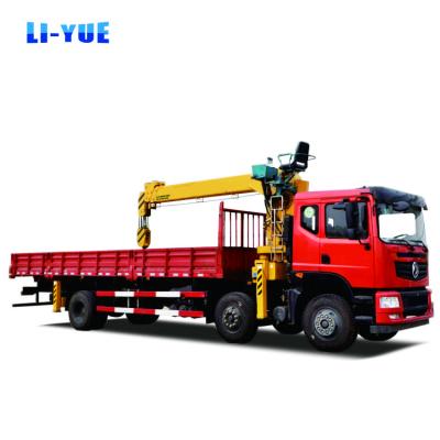 China Mobiele Hydraulische Mini Truck Gemaakte Kraan 130HP Dongfeng 4x2 Met Mand Te koop