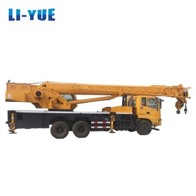 China 20 Tonnen kleiner hydraulischer Lkw-Kran Dongfeng Chassis Nennlast 20000kg zu verkaufen