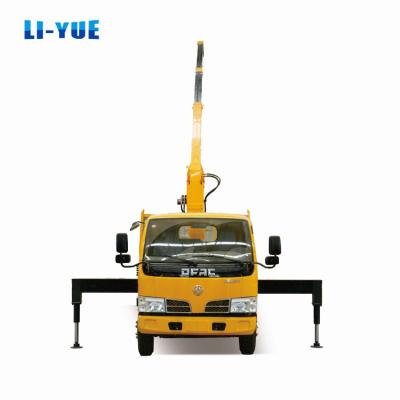 Cina Alta efficienza di funzionamento 5 tonnellate camion idraulico mobile gru montata con braccio rigido in vendita