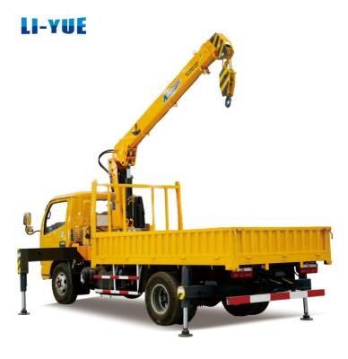 Cina Alta efficienza di funzionamento 5 tonnellate camion idraulico mobile gru montata con braccio rigido in vendita