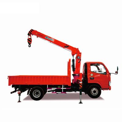 Cina 3.2 tonnellate di gru mobile a braccio rettilineo montata su camion con momento di sollevamento nominale di 7,6 T.M. in vendita