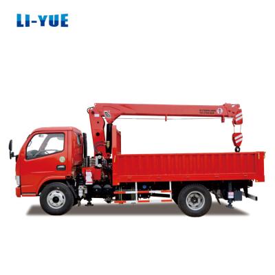 Cina 3.2 tonnellate di gru mobile a braccio rettilineo montata su camion con momento di sollevamento nominale di 7,6 T.M. in vendita