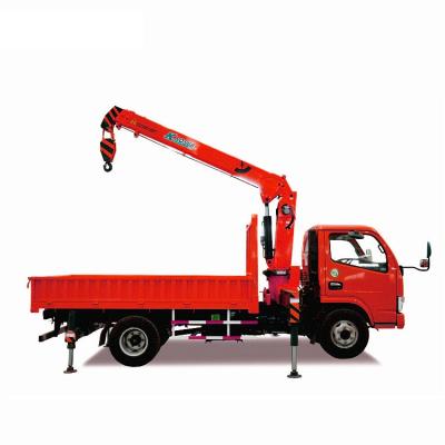 Cina Vendita a caldo Gru idraulica a braccio telescopico 5 tonnellate Gru mobile montata su camion in vendita