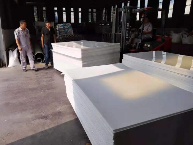 Rigid PP boards for decorative applications