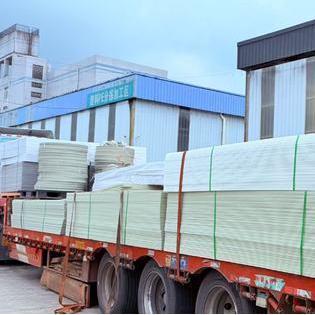 China Excellent Chemical Resistance Flame Retardant Polypropylene Sheet in White Gray Beign Cyan Blue Operating Temperature Range Minus 20 Celsius to 100 Celsius for sale