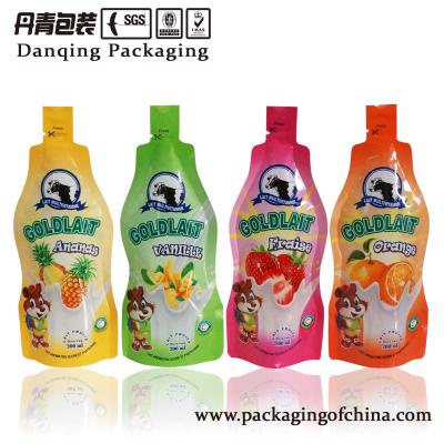 Cina Opachi variopinti stanno sui sacchetti nell'imballaggio di vario latte 100ml/250ml/500ml/1L di dimensione in vendita
