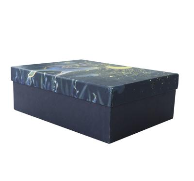 China Luxe Design Blauwe Karton Gegolfd Geschenkdoos Kledingstuk Kleding Verpakkingsdoos Te koop