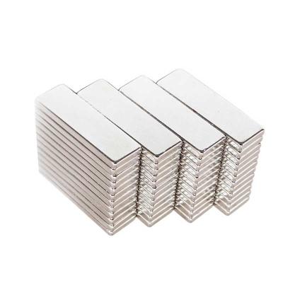 Cina Magneti a barra resistenti del neodimio dei magneti della terra rara piccoli 20 x 10 x 3mm in vendita