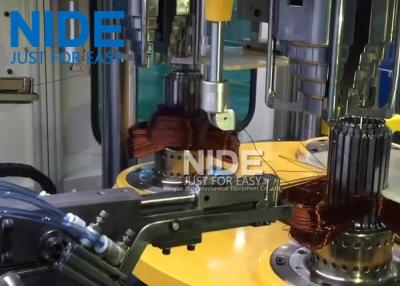China Enrolamento automático e bobina do estator da estação de funcionamento quatro que introduzem a máquina à venda