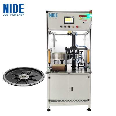 Cina BLDC ruota motore cuscinetto di olio sigillo automatico pressing e Guling Machine in vendita