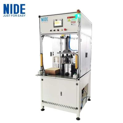 Cina BLDC ruota motore cuscinetto di olio sigillo automatico pressing e Guling Machine in vendita