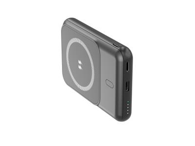 Cina Magnete wireless 5000mah Power bank 5W/7.5W di ricarica Batteria Li polimerico per la ricarica sicura portatile in vendita