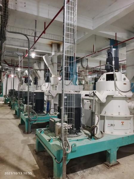 Quality L110 Ultra Fine Feed Grinding Machine 2.5-5t/H For Feed Processing Crushing for sale
