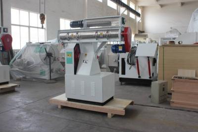 China 1-2T/H Enkellaagse conditioner Pelletmolen Voerpelletmachine voor diervoeders voor diervoedergrondstoffen pelletmachine corrosiebestendig Te koop