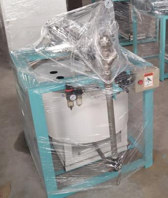 China 30 - 60 kg/batch Stainless Steel Emulsifier Adding Equipment Weighing Type Liquid Adding System for sale