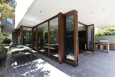 China Aluminium Winddicht vouwdeur Warmte-isolatie Glasdeur Geluidsdicht Patiodeur Waterdicht Schuifdeur Te koop