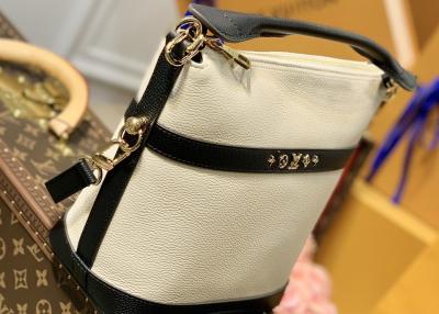Cina Il piccolo nero di Genunie che stampa allineando la maniglia della borsa del secchio della pelle bovina di 25cm in vendita