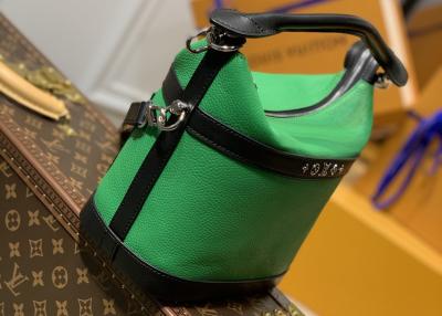 Cina Il piccolo nero di Genunie che stampa allineando la maniglia della borsa del secchio della pelle bovina di 25cm in vendita