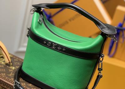 Cina Il piccolo nero di Genunie che stampa allineando la maniglia della borsa del secchio della pelle bovina di 25cm in vendita