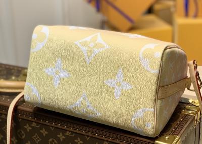 Cina Il LV appoggia l'abbellimento del fiore di cuoio della borsa della tela del monogramma di 25cm in vendita