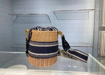 Cina Borsa di lusso del secchio di Straw Sloping Cross Wicker Woven per estate in vendita