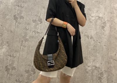Cina La borsa delle donne non-sposate della cinghia sotto le ascelle, borsa a tracolla di Carvas Brown in vendita