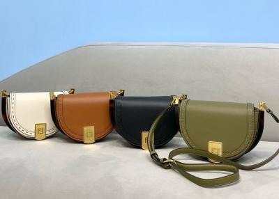 Cina Borsa di cuoio del inter-corpo del più nuovo della fonda 2021 del Inter-corpo della borsa della serratura di progettazione genunie di lusso a forma di mezza della borsa in vendita