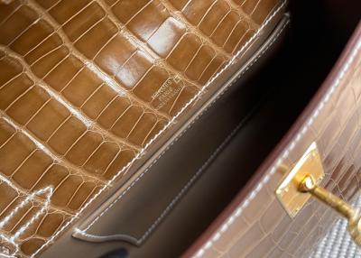 Cina borse della pelle di coccodrillo di 22cm, borsa quadrata di cuoio del tabacco in vendita