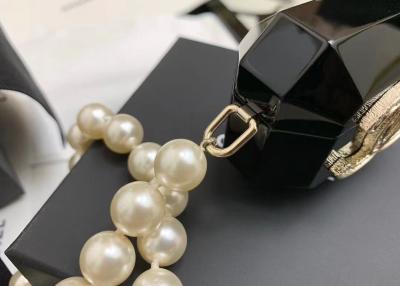 Cina Borsa dell'imbracatura della spalla delle piccole donne di lusso di PMMA con la collana della perla in vendita