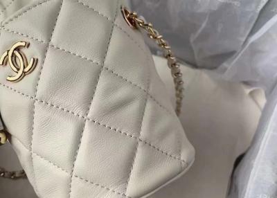 Cina Borsa di lusso del secchio della pelle di montone 18cm delle donne con la decorazione delle catene in vendita