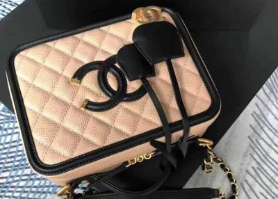 Cina Chiusura di Bag With Flap del progettista delle signore di trucco 21cm della pelle bovina del modello della lettera in vendita