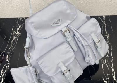Cina Logo di nylon del triangolo dello zaino delle piccole donne blu staccabili di 30cm in vendita