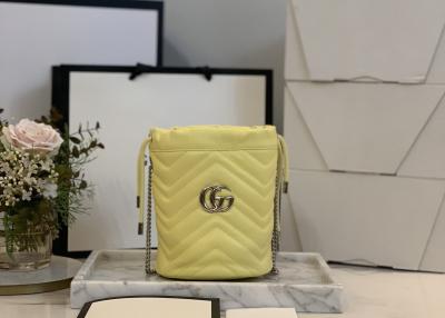 Cina GG Marmont Mini Bucket Bag Authentic Cowhide fuori di due colori d'impionbatura in vendita