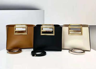 Cina Genunie fustiga la borsa di cuoio sveglia del sacco per cadaveri di lunghezza trasversale di lusso del secchio 19cm in vendita