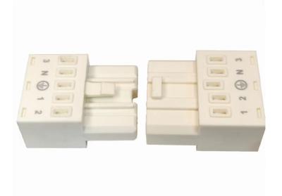 China LED Light Connector 5PIN 7PIN 450V 16A White Insert for sale