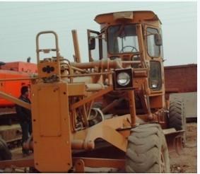 China GD605R komatsu Motor Grader earthmoving equipment for sale