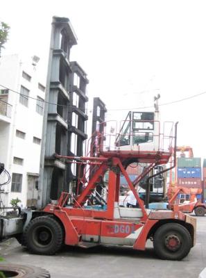 China 36T CVS placehza Ferrari container forklift Handler - heavy machinery with fork for sale