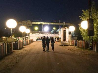 China 400 Watt Moon Balloon Light Gala Wedding Music Festival Smart Control Options for sale