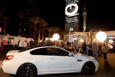 China 800W 80000 Lumens Glow In The Dark Lighted Balloons Dimmable Waterproof for sale