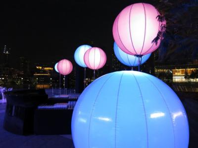 China Dual Color White Led Light Up Balloons With DMX Events Decoration Use for sale